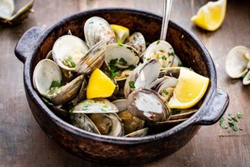 Steamed Clams with White Wine and Garlic Butter - Coley Cooks
